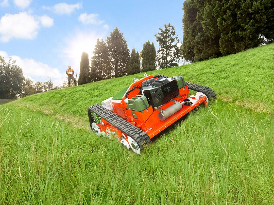 Selecting the right remote control lawn mower | Kawasaki Engines