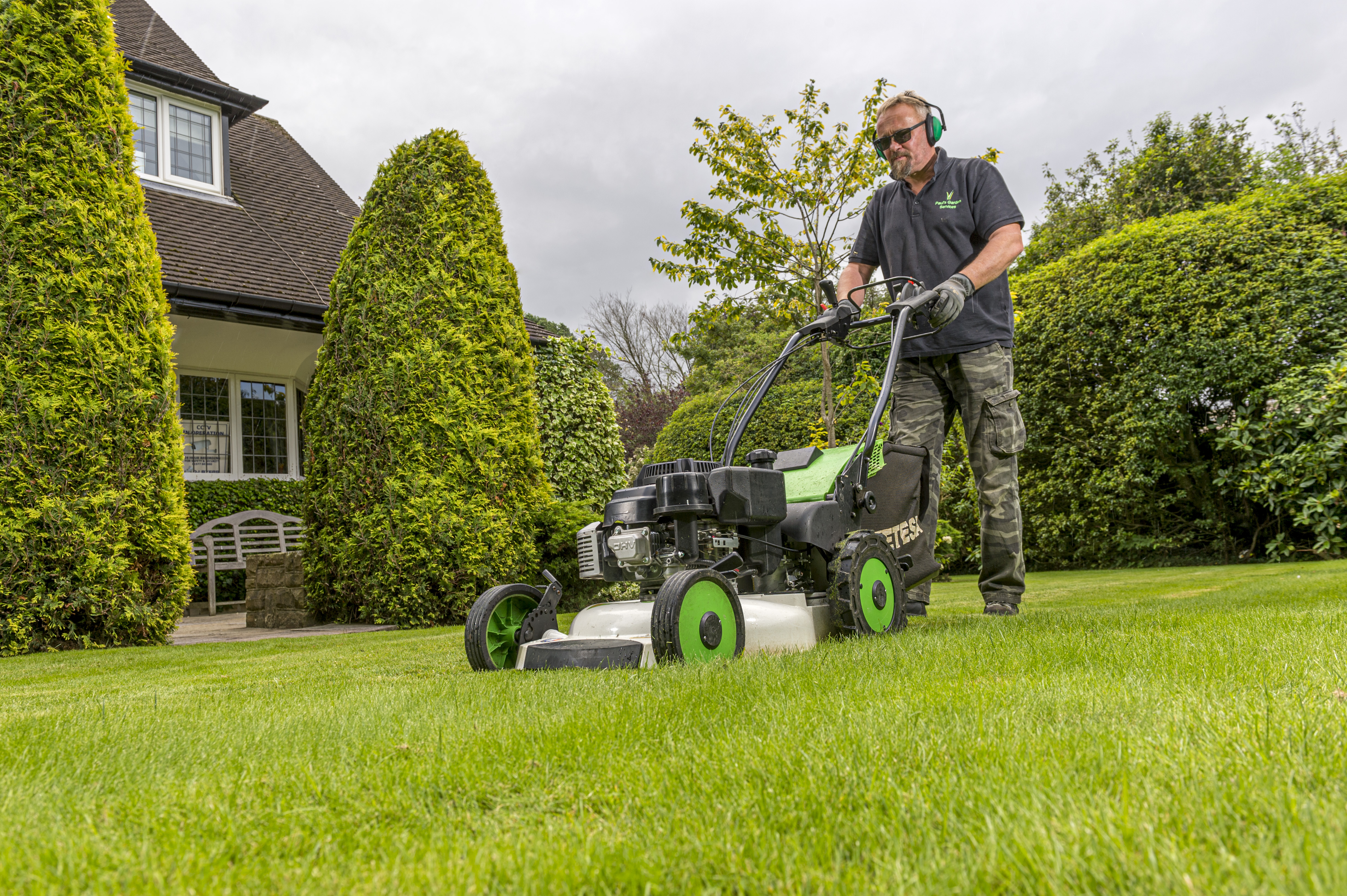 Avoid the most common injuries in landscaping | Kawasaki Engines